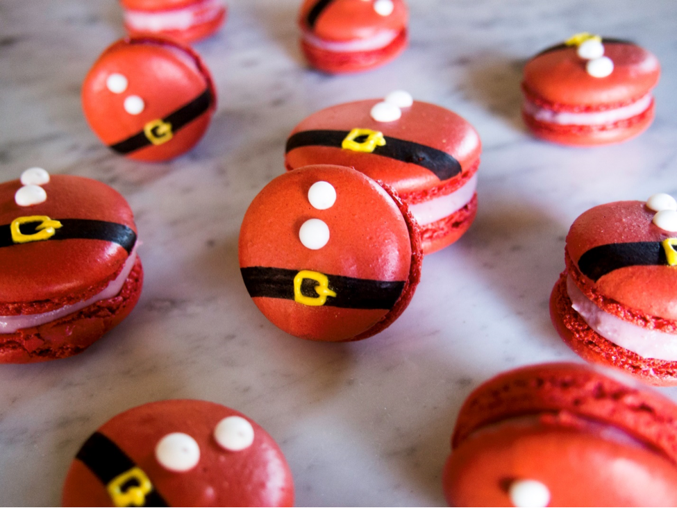 Santa Macarons with Fig Cream Cheese Filling | Wednesday Blog ...